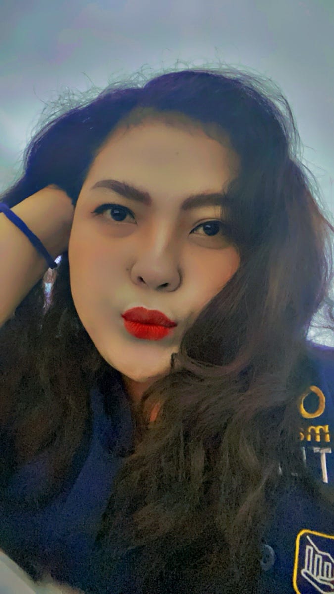 Regina harum – Medium