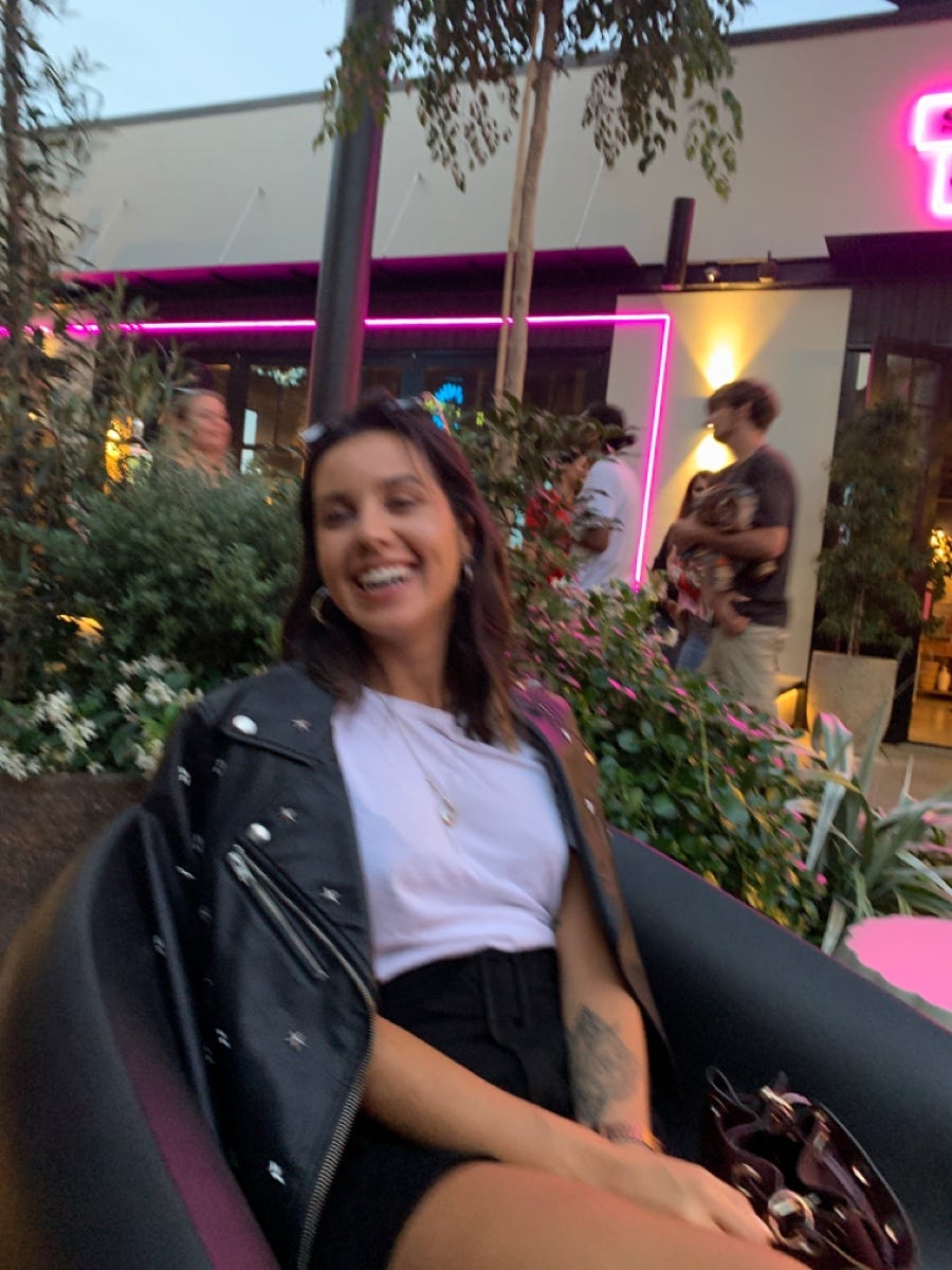 Thaisa Esmitiz – Medium