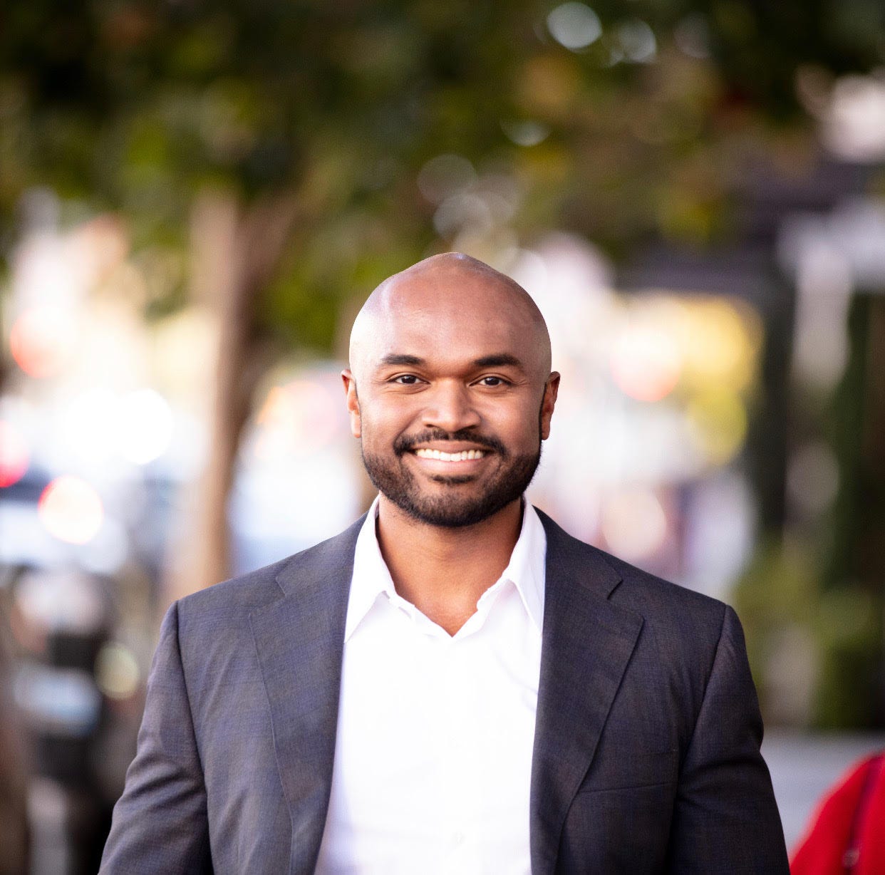 Michael Tom – Medium