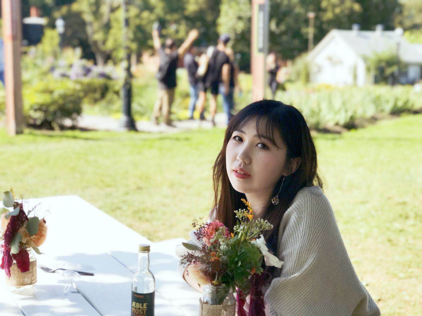 Nicole Song – Medium