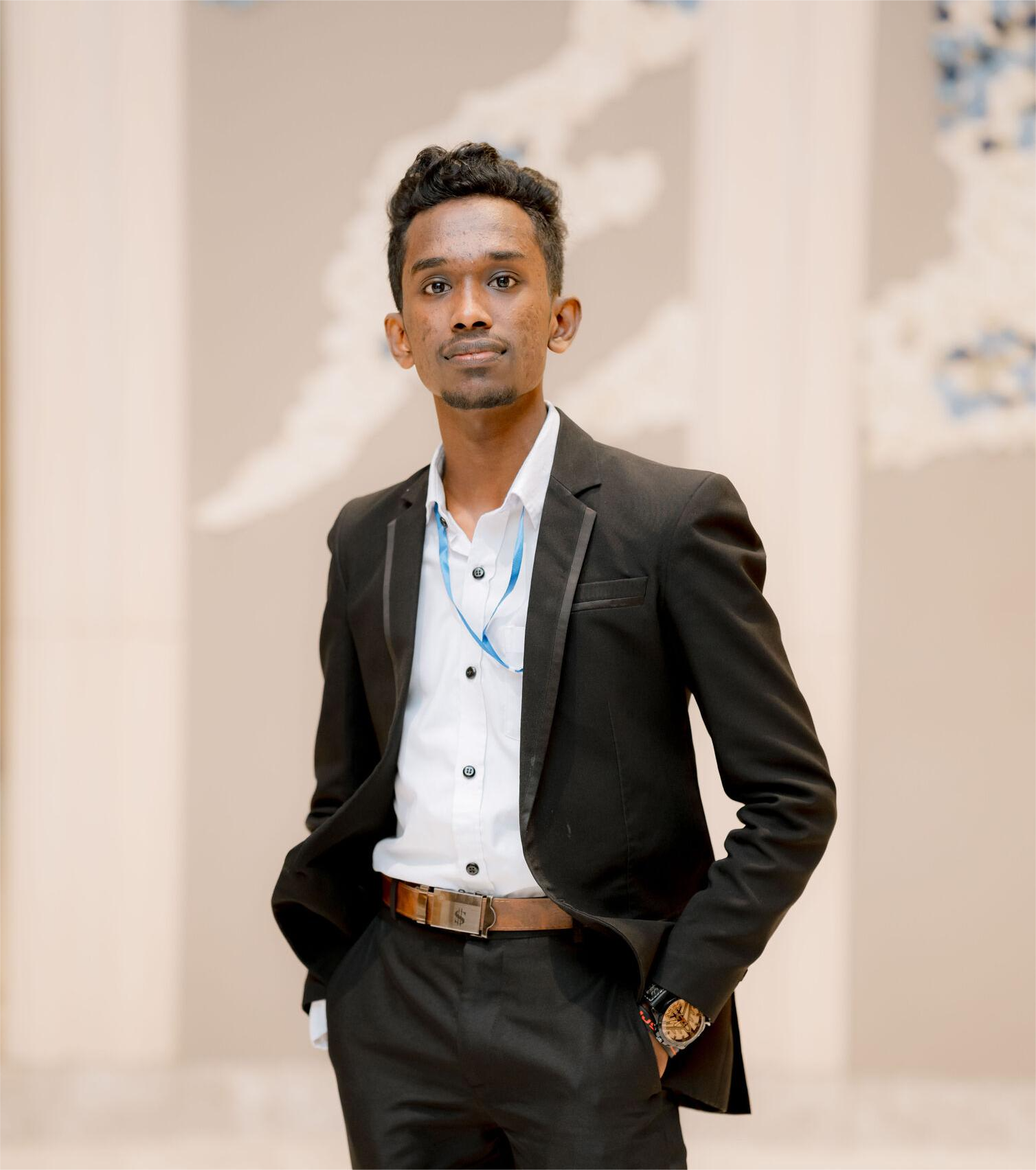 Dinil DamZith – Medium