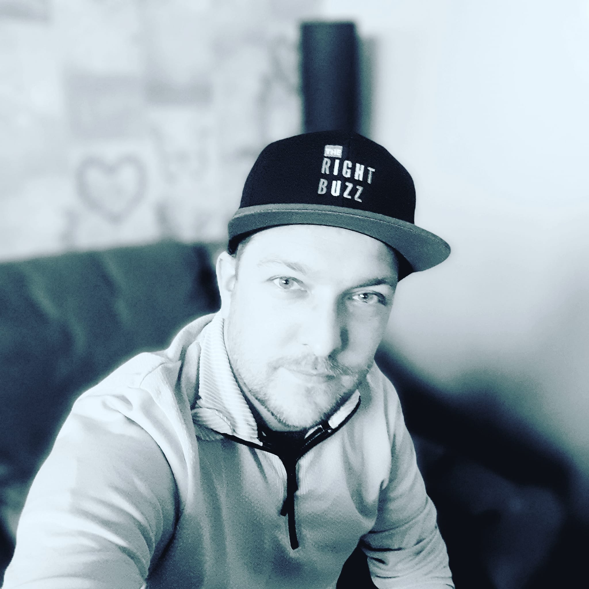 Wayne Clark – Medium