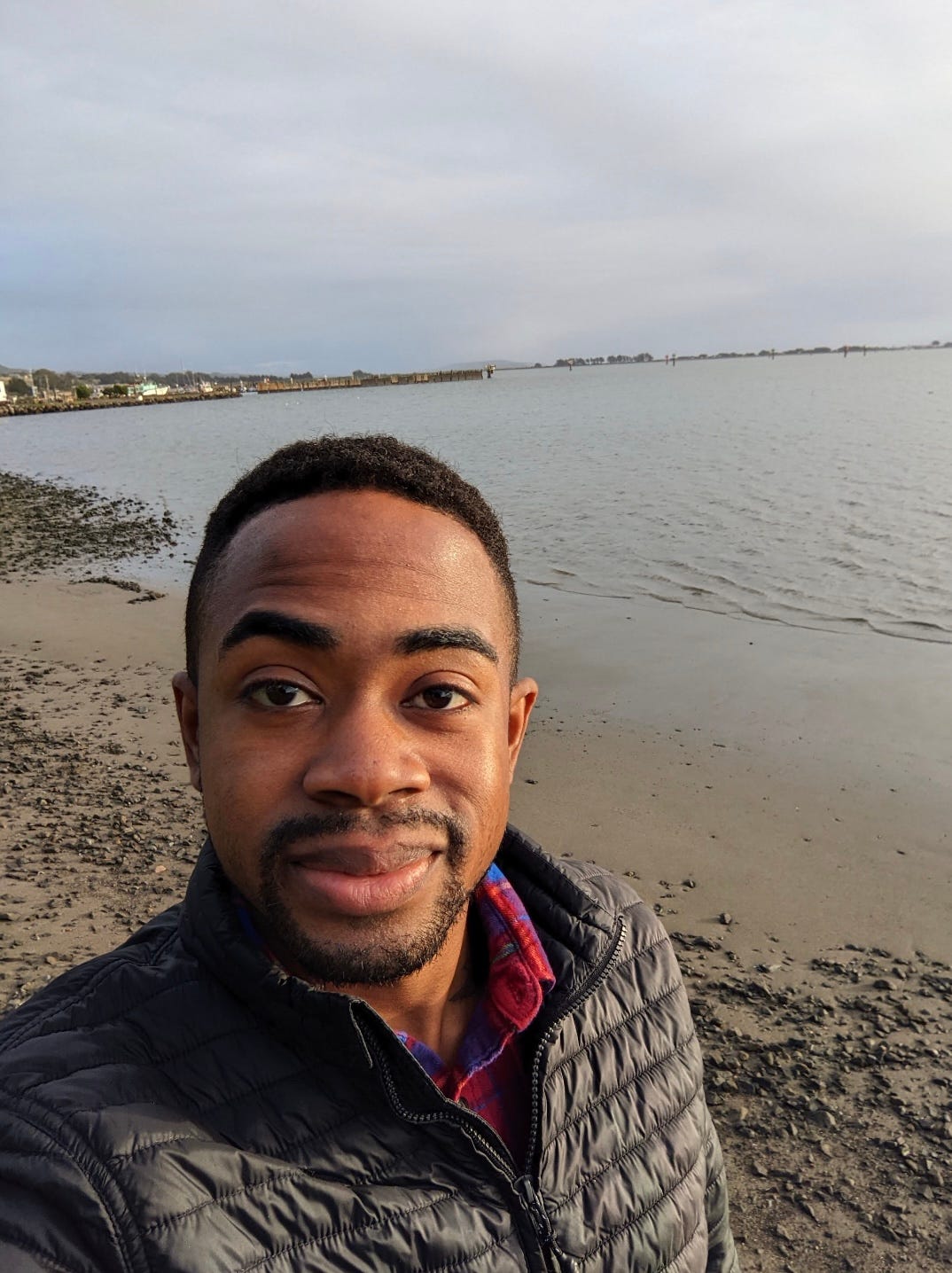Robert Awkward – Medium