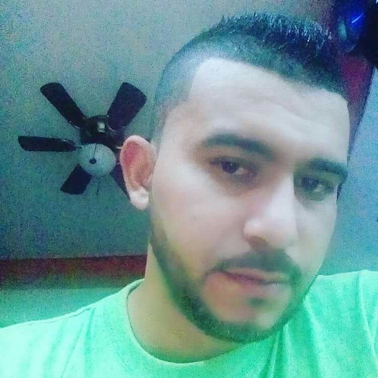 JONATHAN MENA – Medium