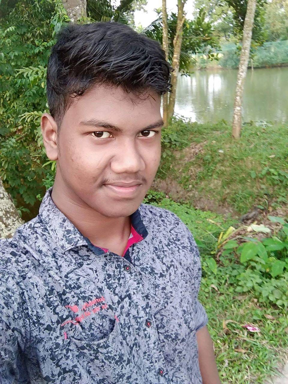 Hasan Rifat – Medium