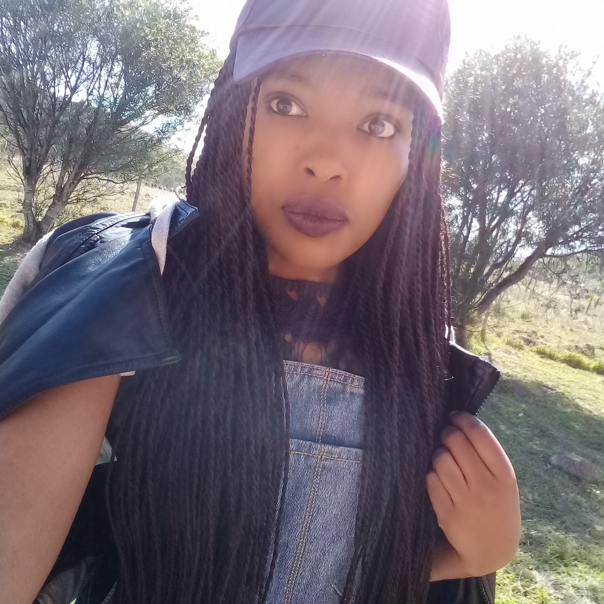 Onele Mkhethi – Medium