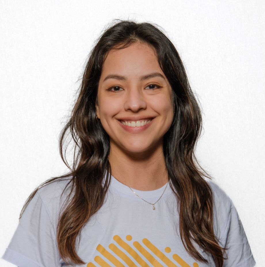 Ana Veroneze – Medium