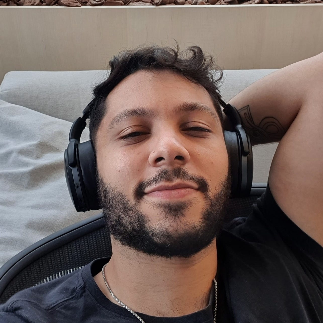Luccas Monteiro – Medium