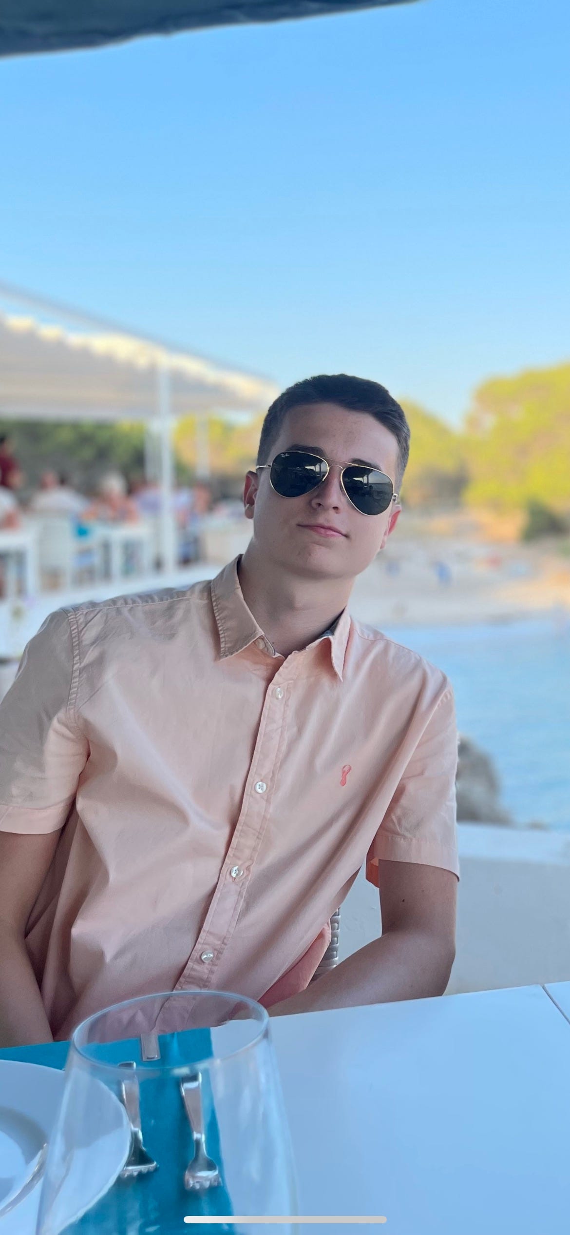 Sam Sneddon – Medium