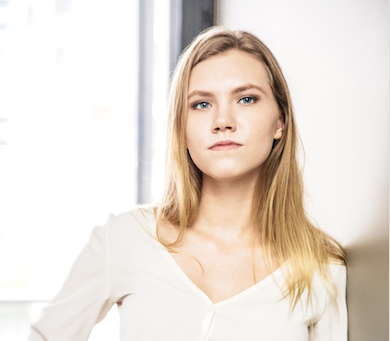 Anna Segova – Medium