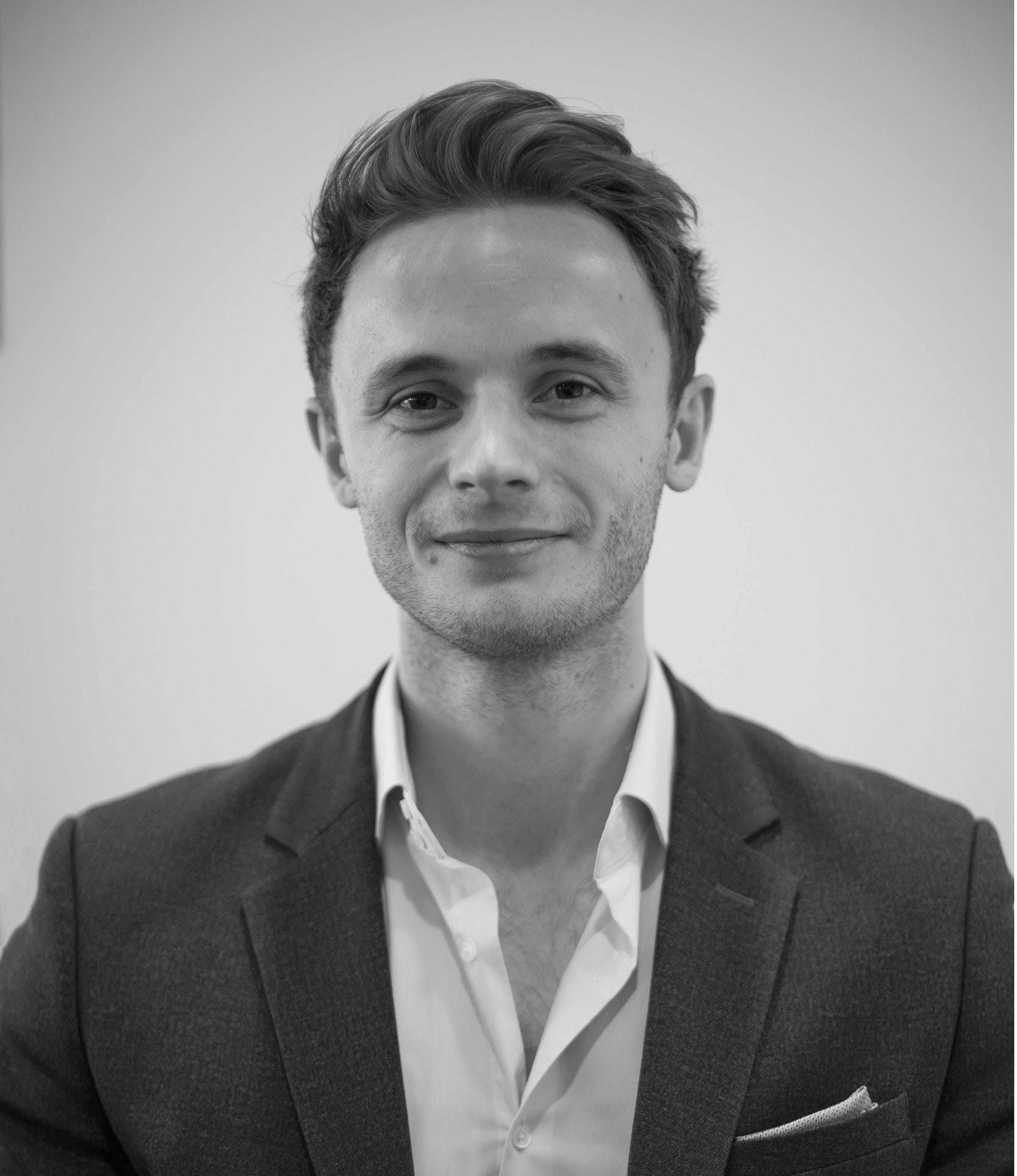 Max Roberts-Dear – Medium