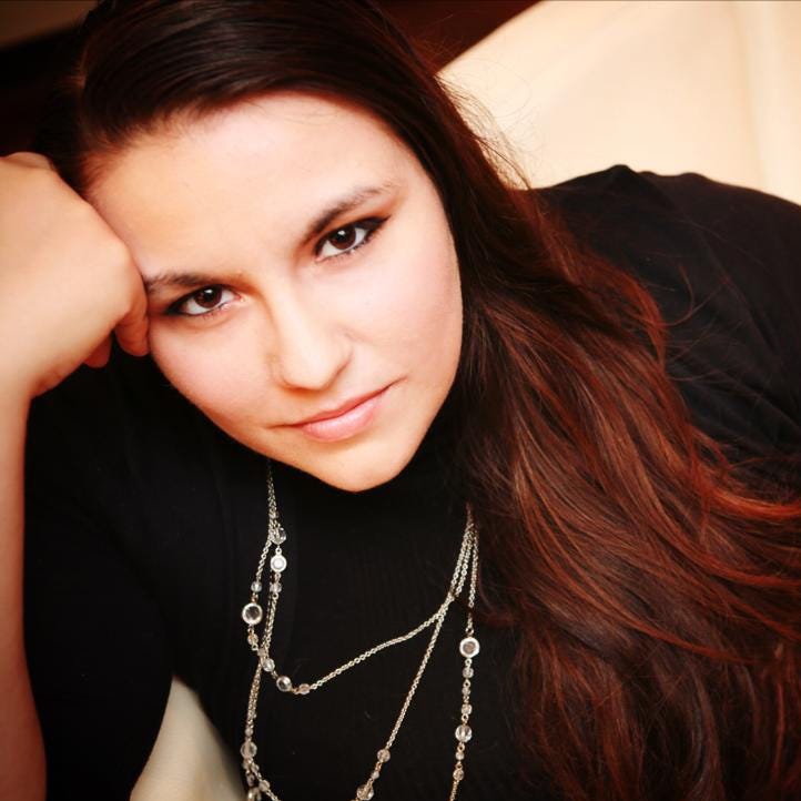 Gabriela Michelle – Medium