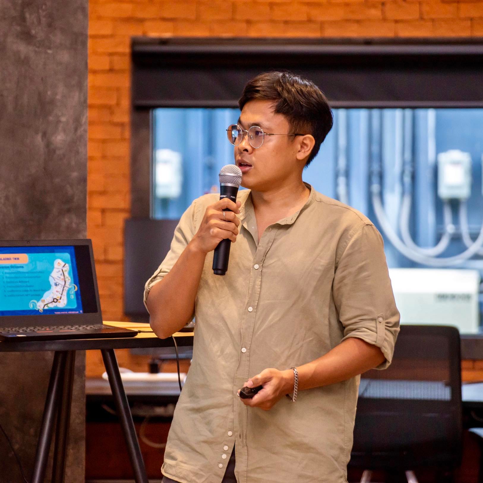 Sorawit Inprom – Medium