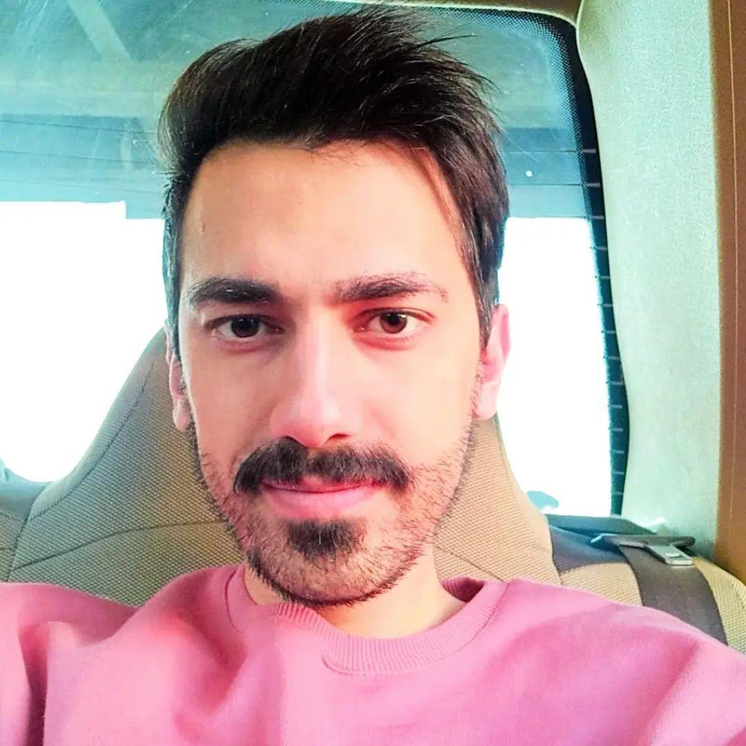 Amir Kojima – Medium