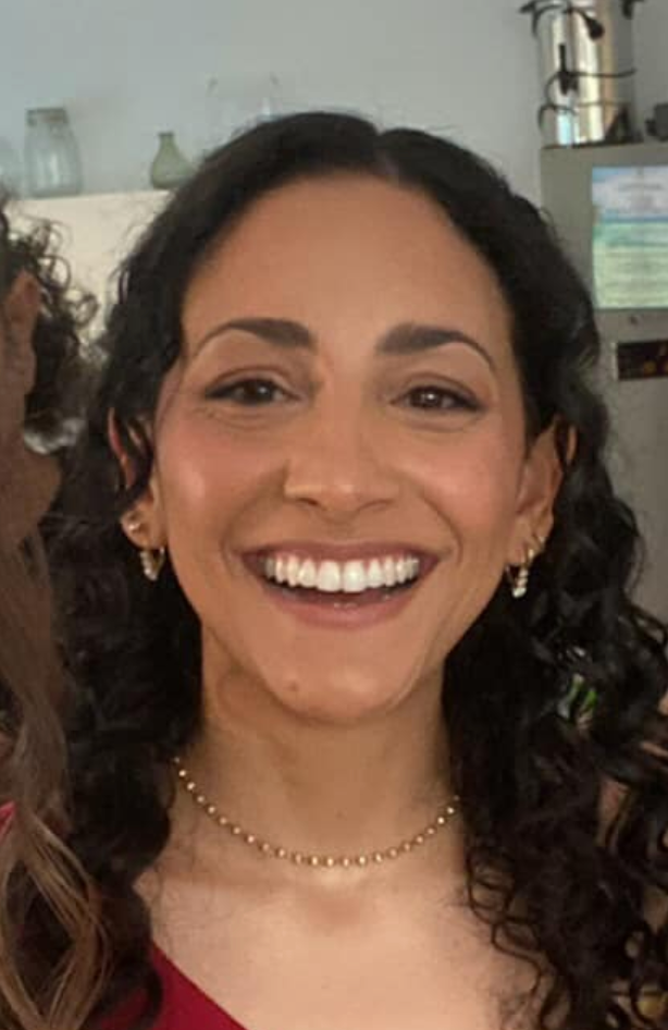 Ariel Fabrega – Medium