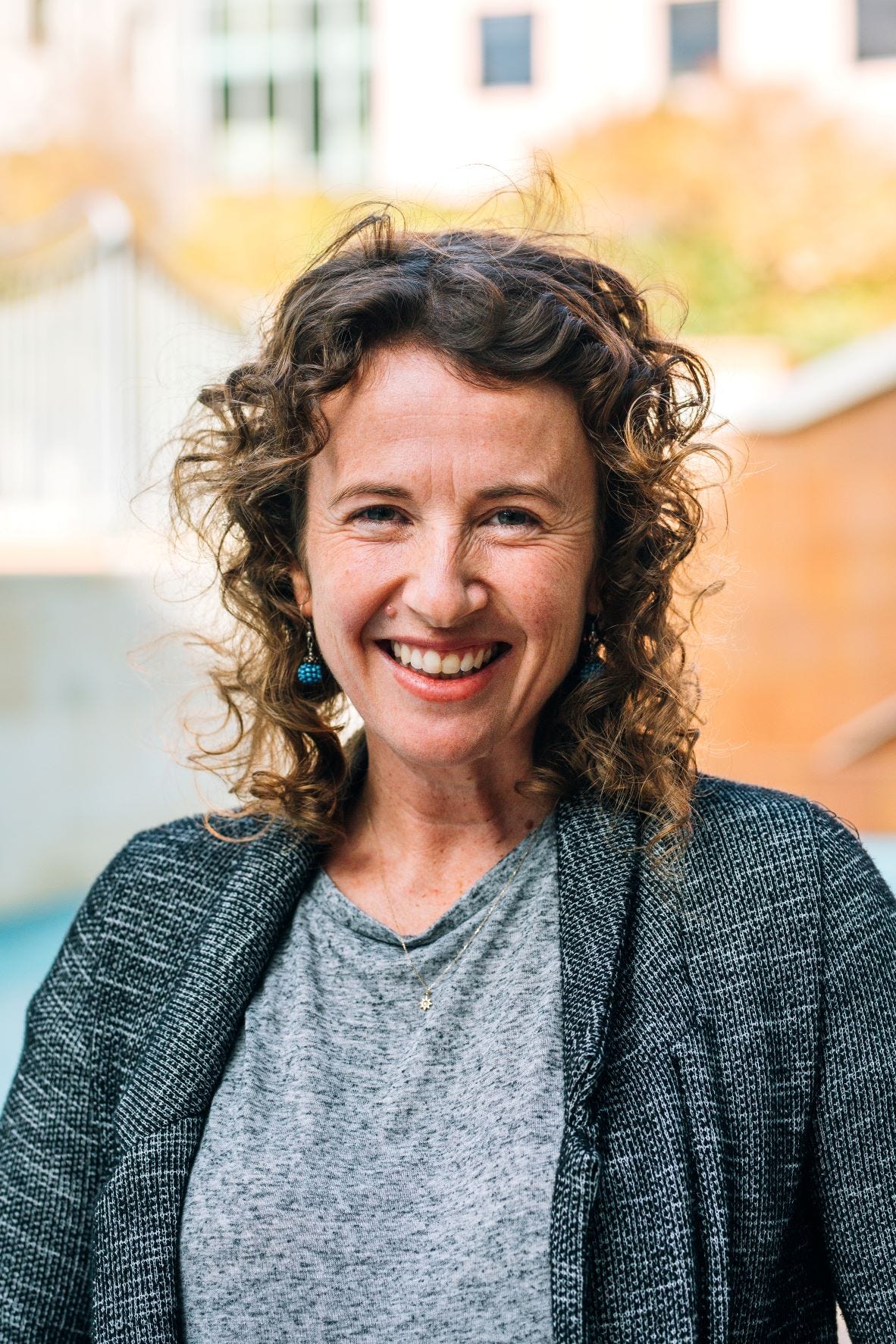 Lara Charles – Medium