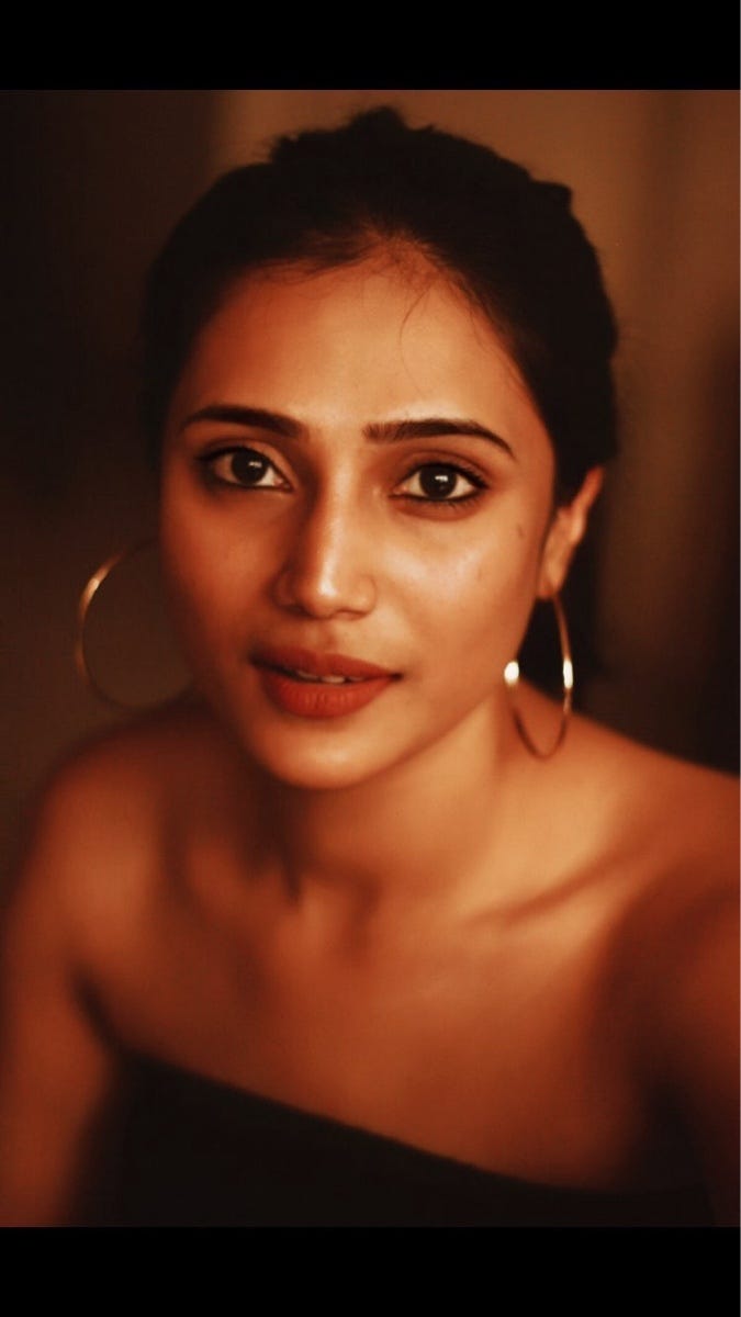 Aviya Dharve – Medium