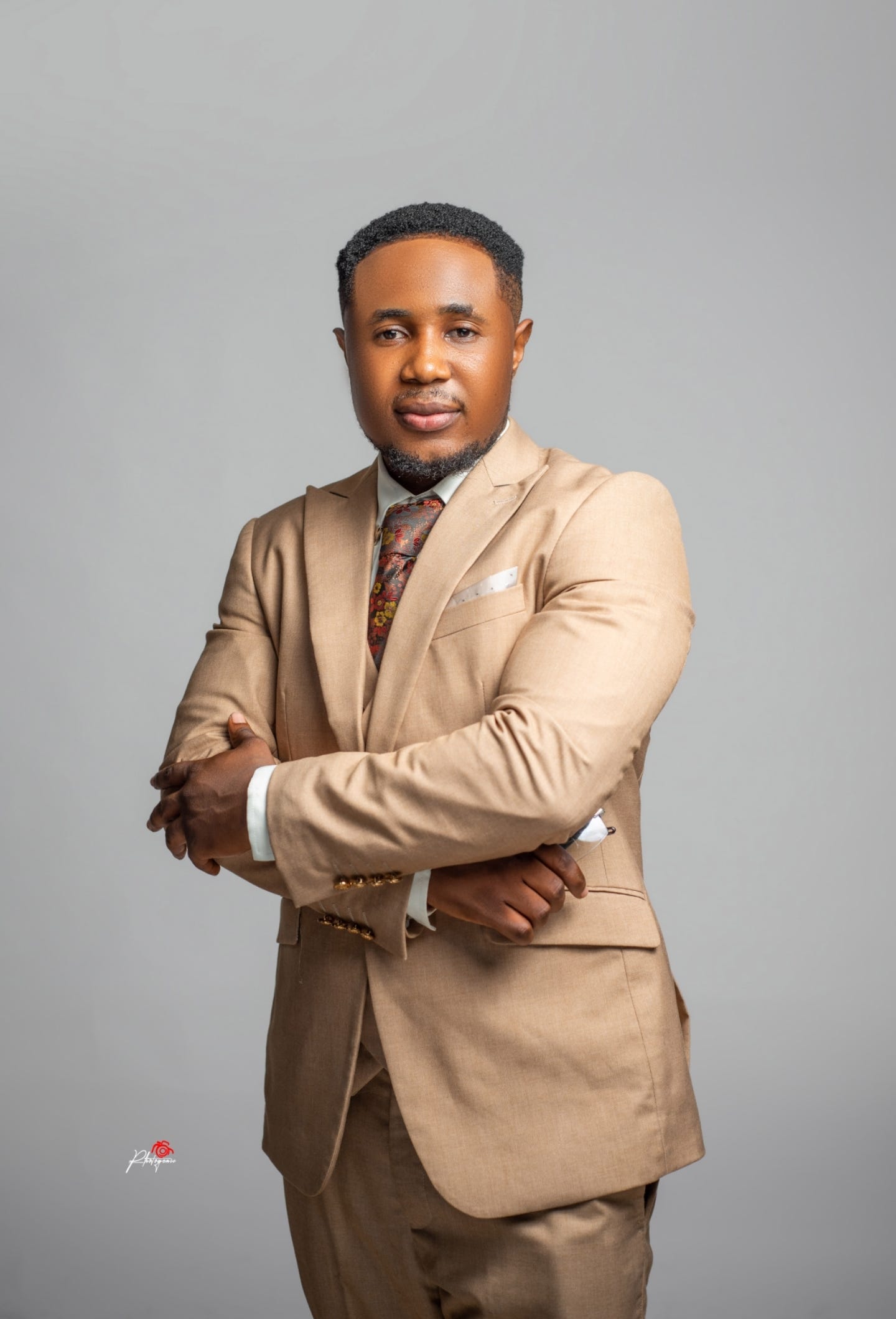 Clive Asuai – Medium