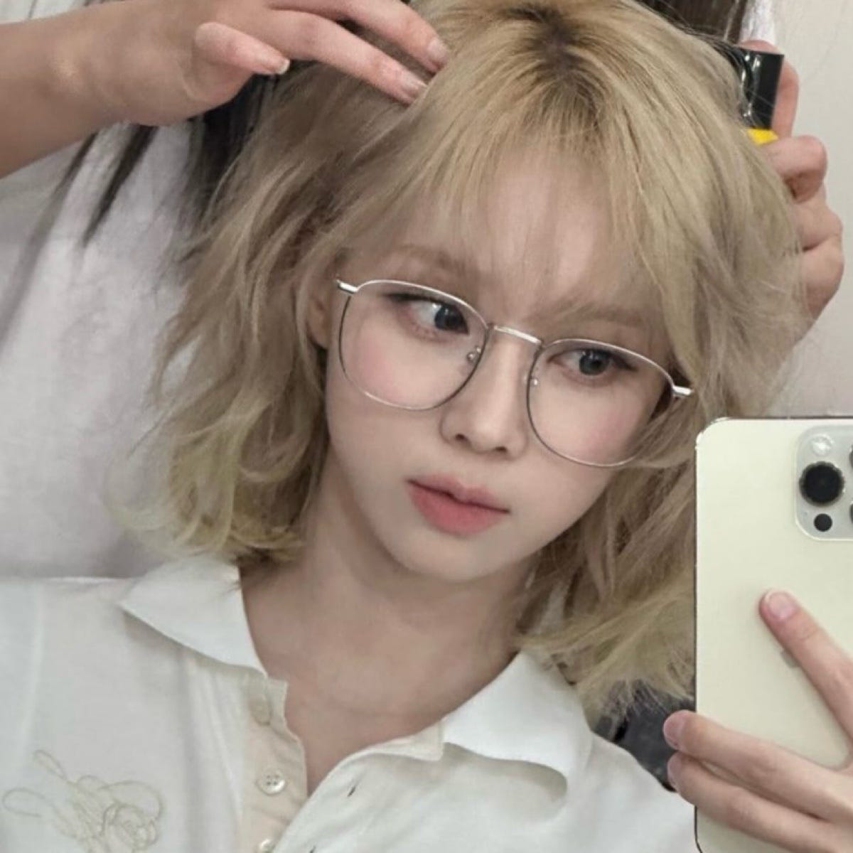 Cecilia Esmée – Medium