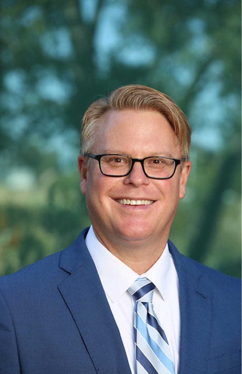 Randall J Moore – Medium