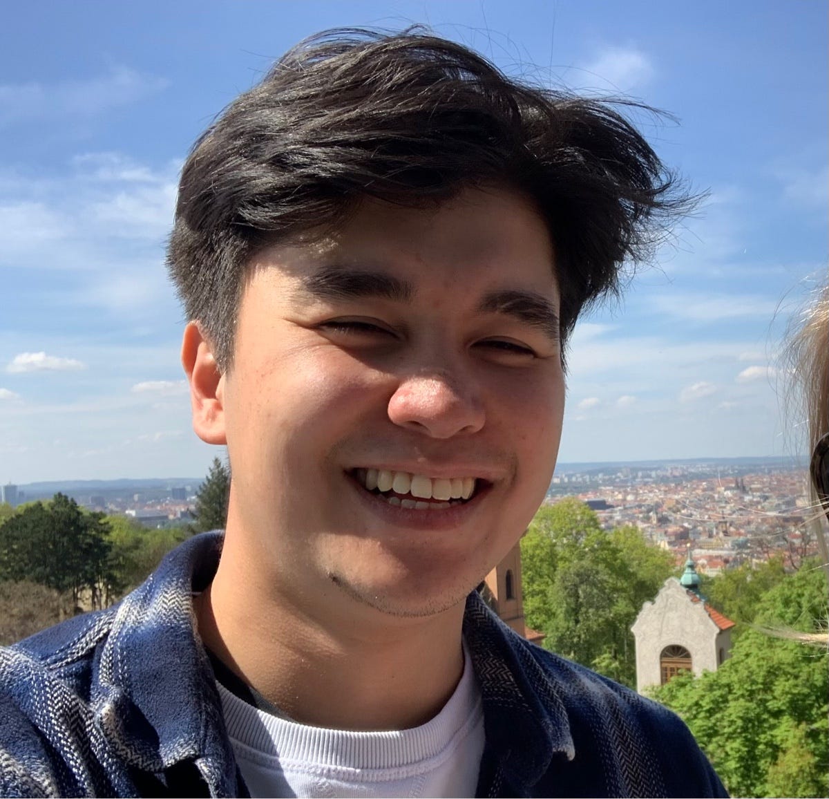 Felix Luebken – Medium