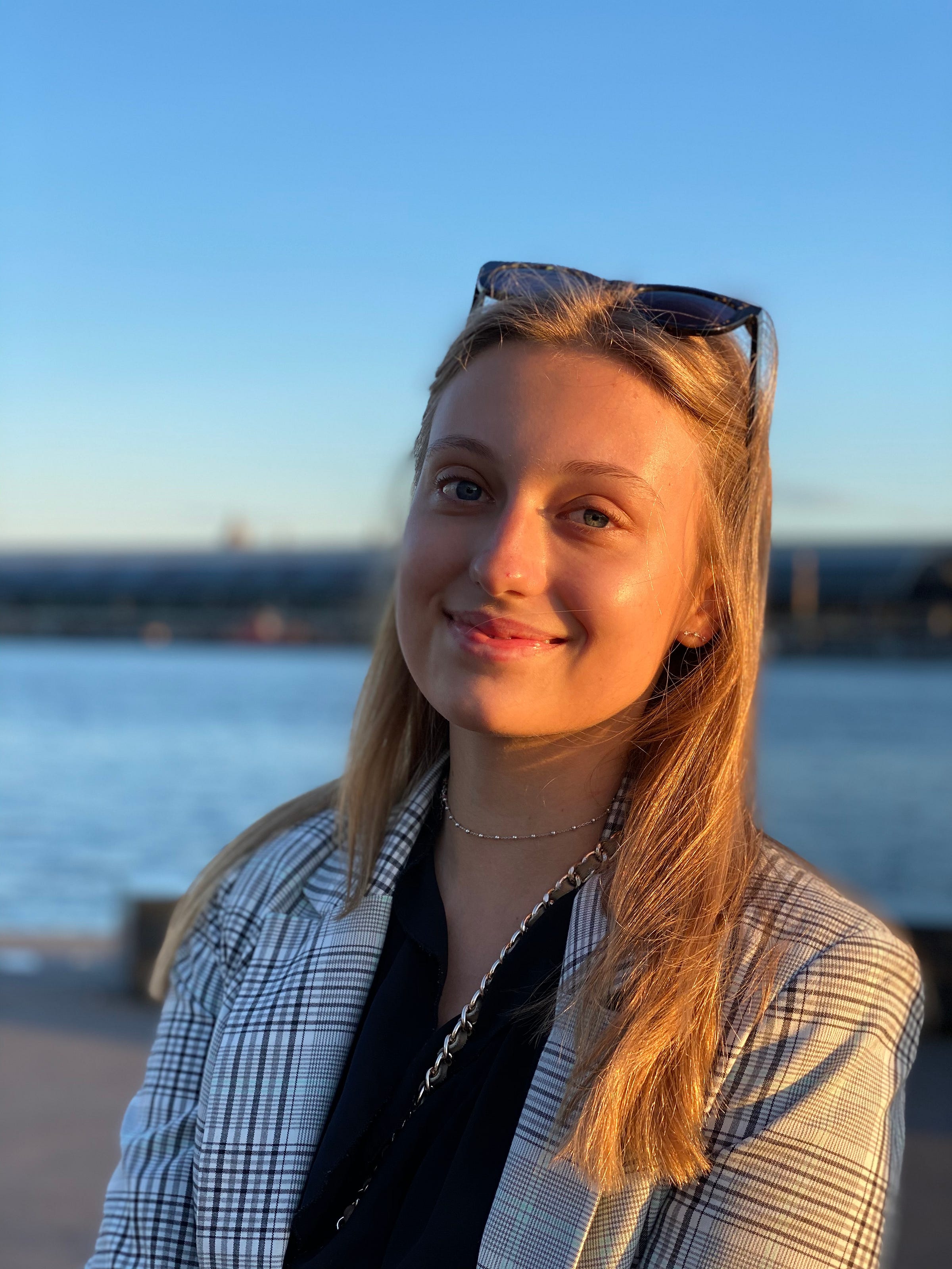 Alina Zoe – Medium