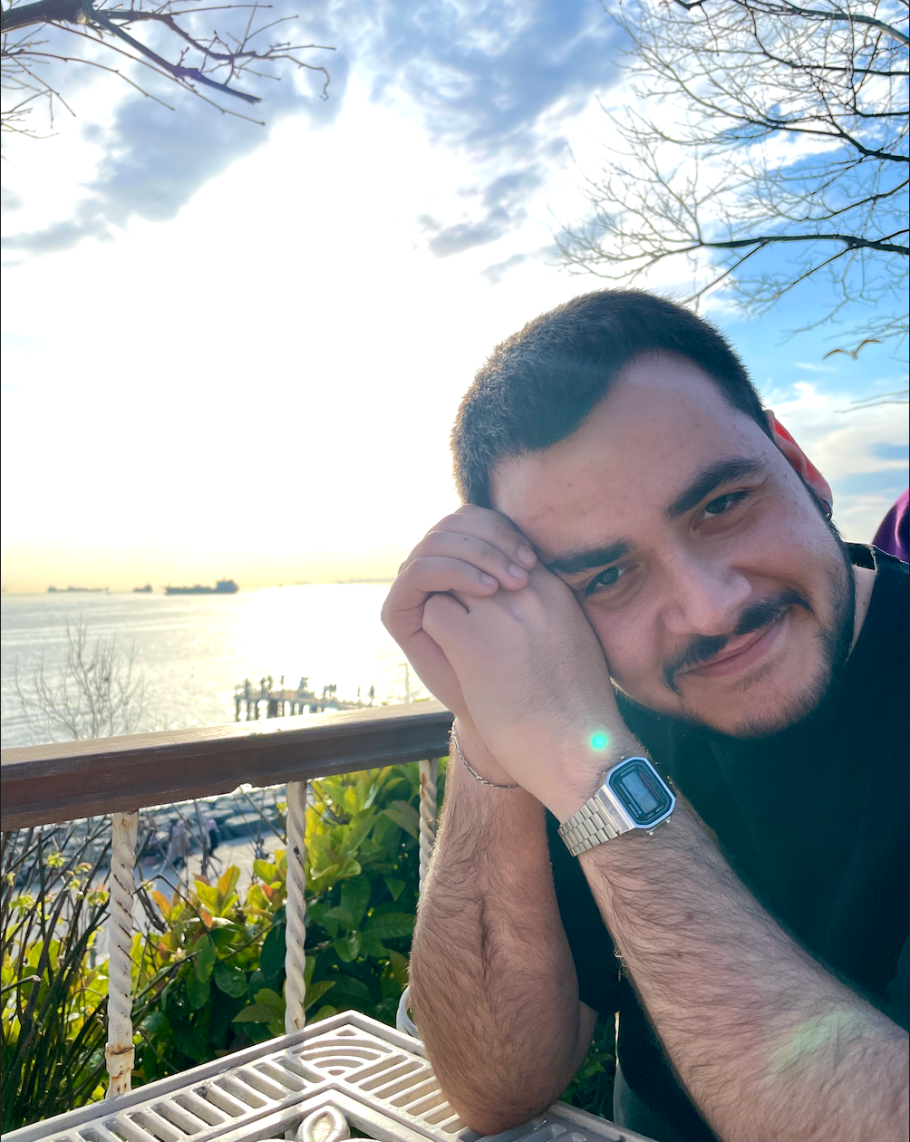Yekta Okdan – Medium