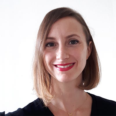 Amelia Stone – Medium