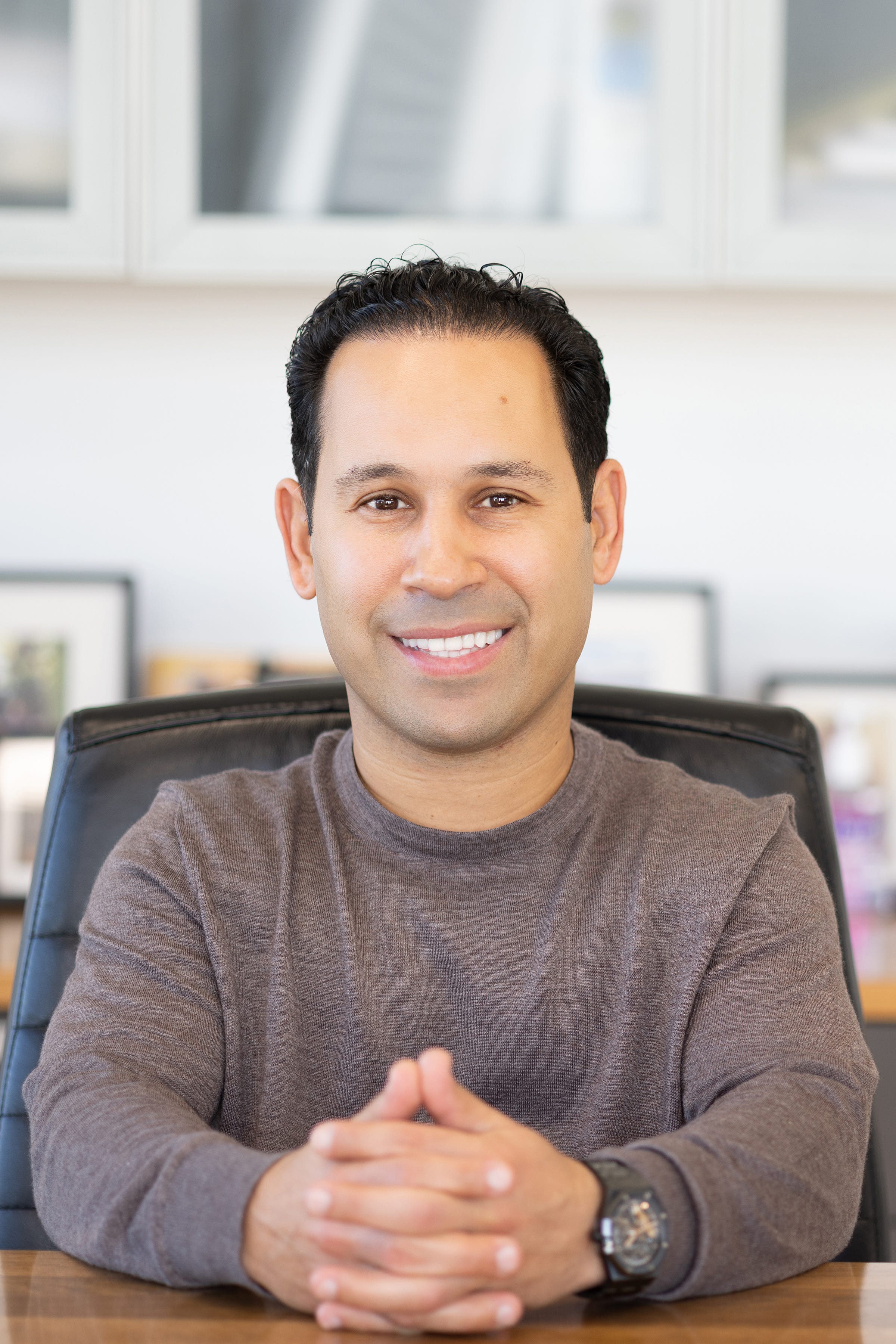 Cyrus Nikou – Medium