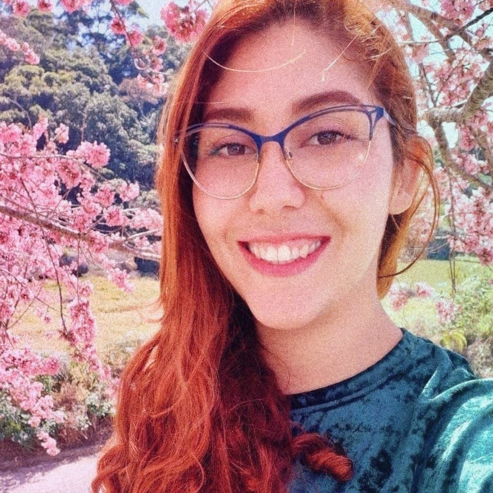 Carine Ribeiro – Medium