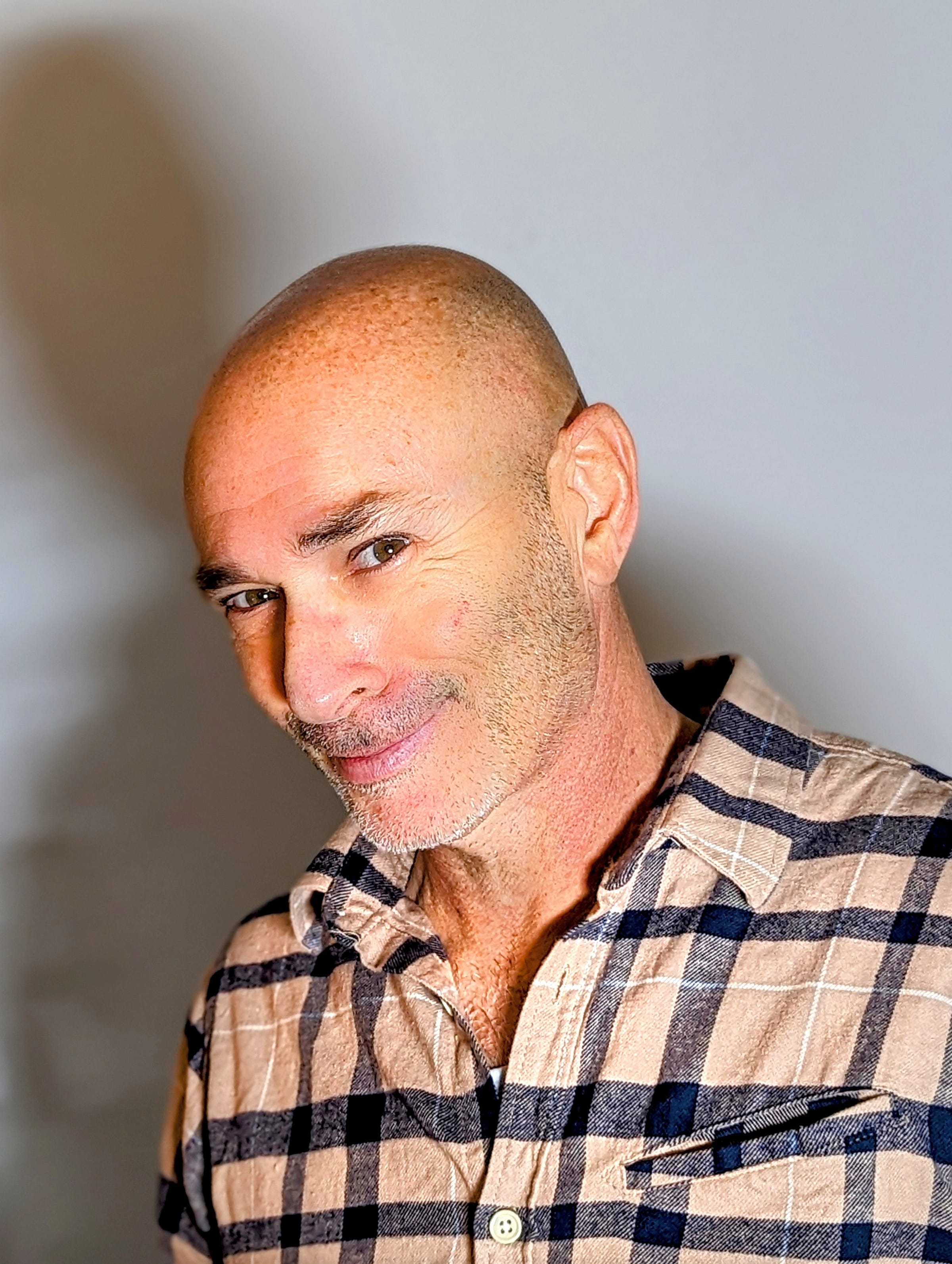 Itai Lahat – Medium