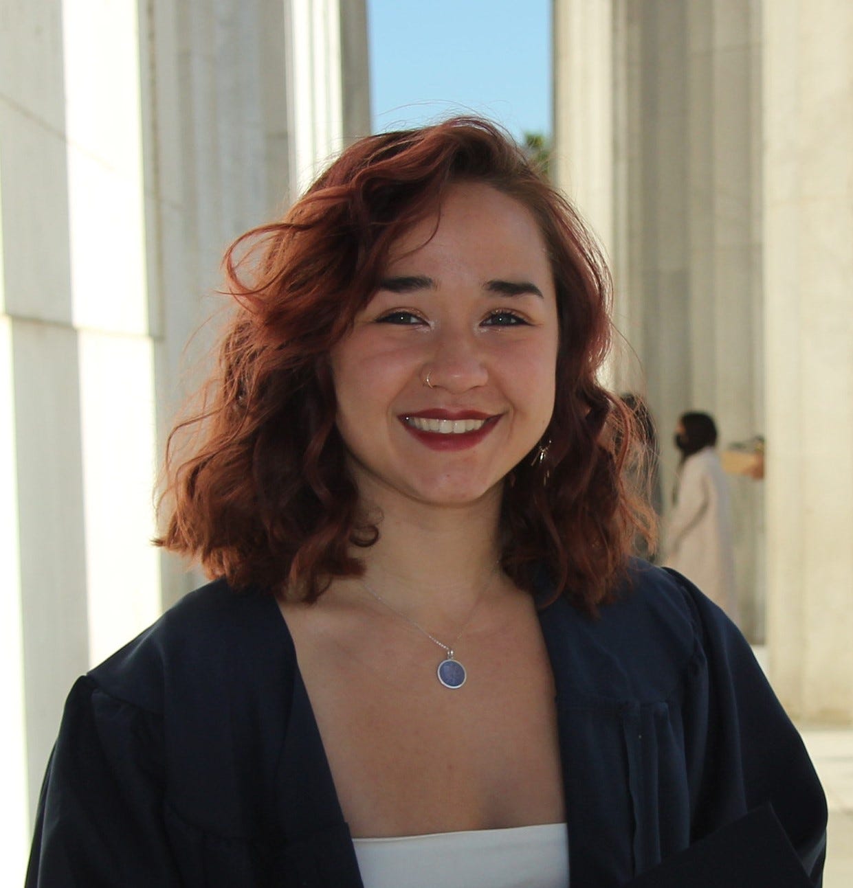 Emma Veon – Medium