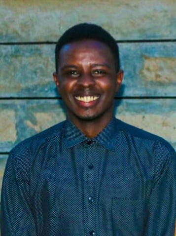 Moses Ngugi – Medium