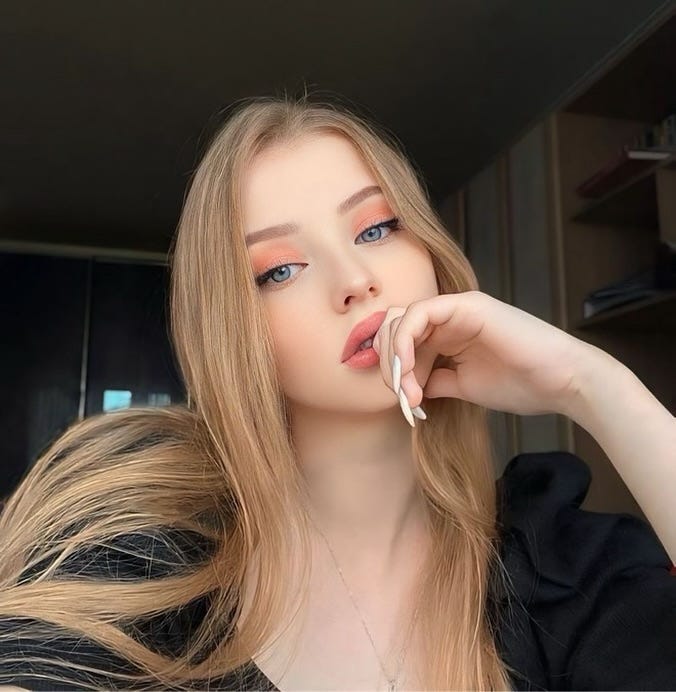 Isabella Ava – Medium