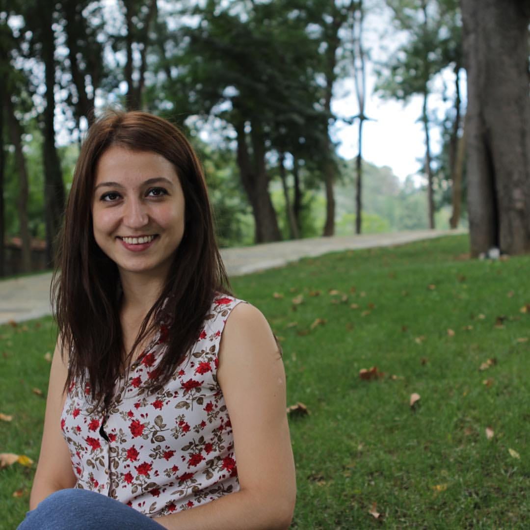 Kubra Guler – Medium