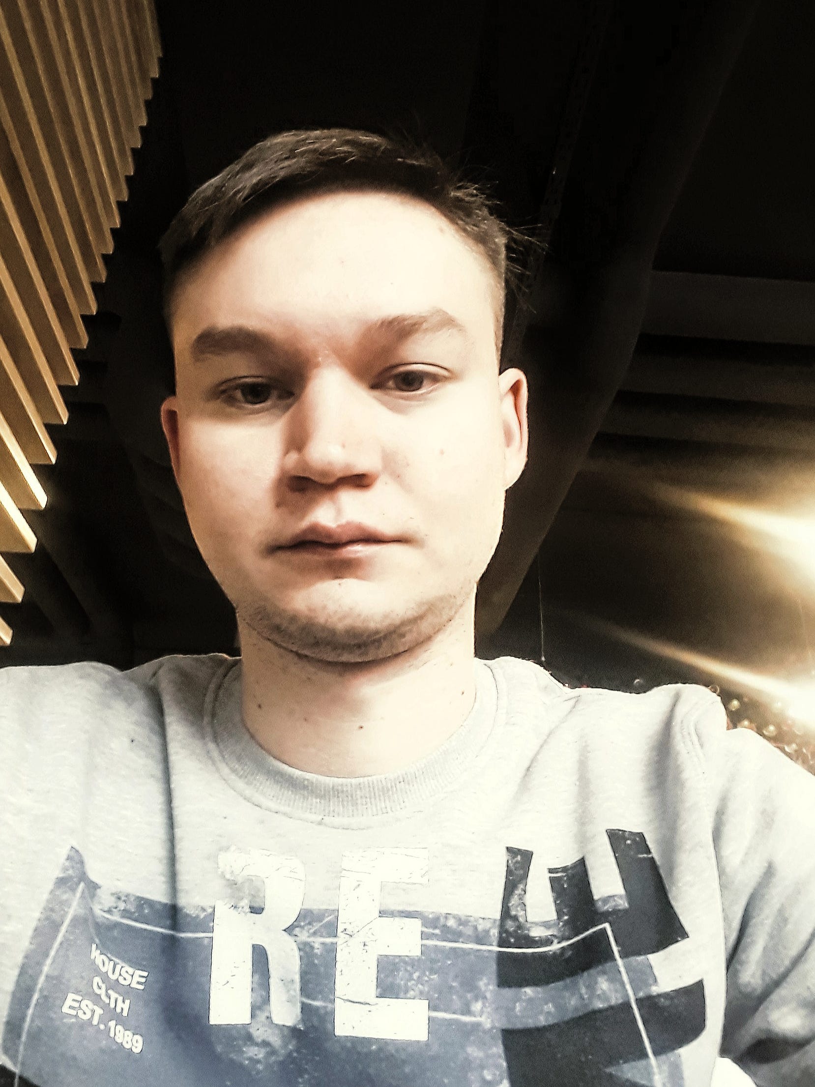 Artem Frolov – Medium