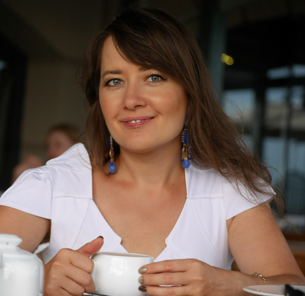 Elena Chemezova – Medium