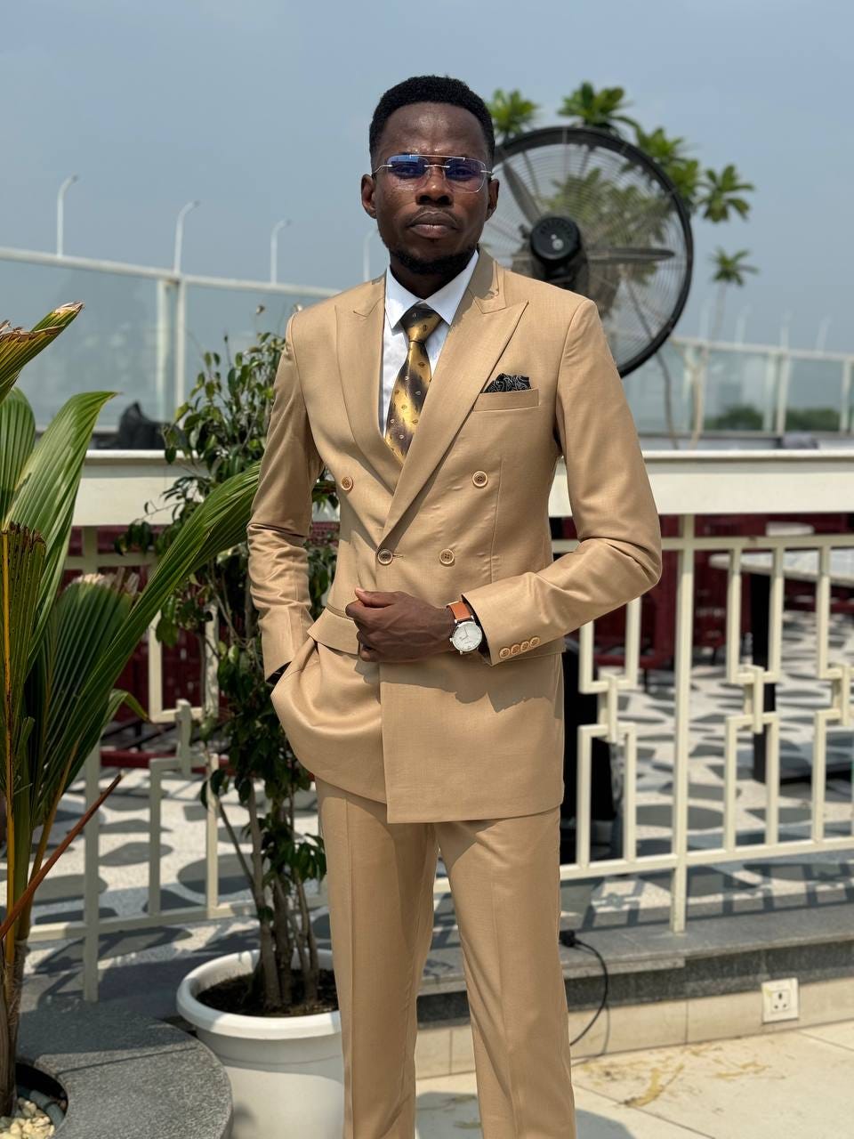 Haye Emmanuel Binjo – Medium