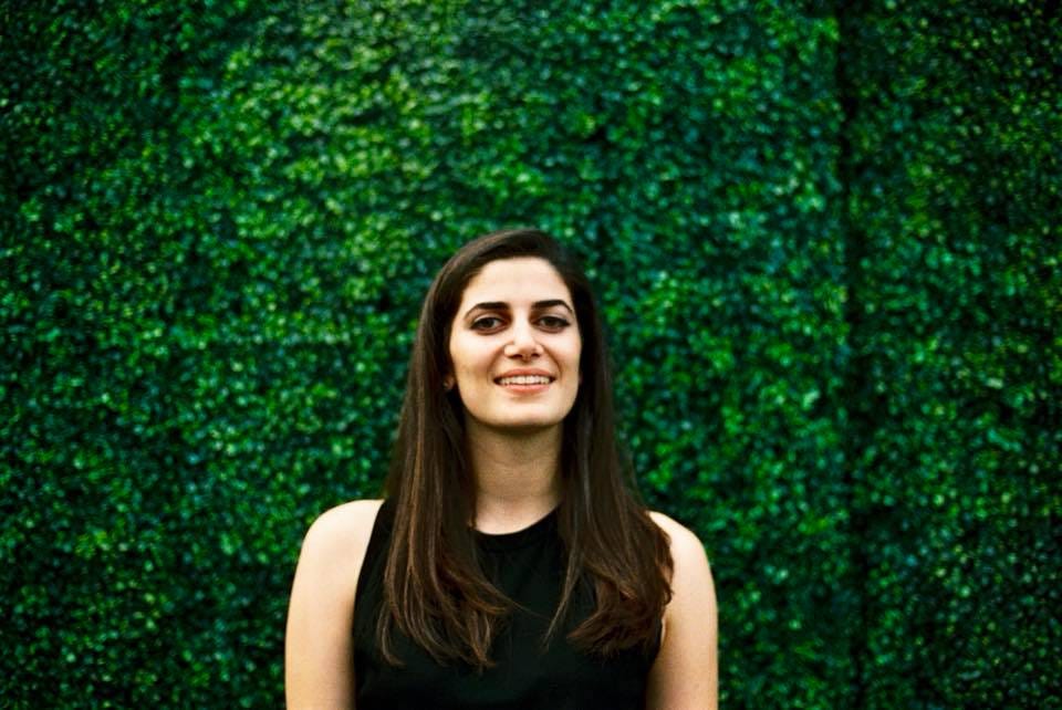 Ava Ghiassi – Medium