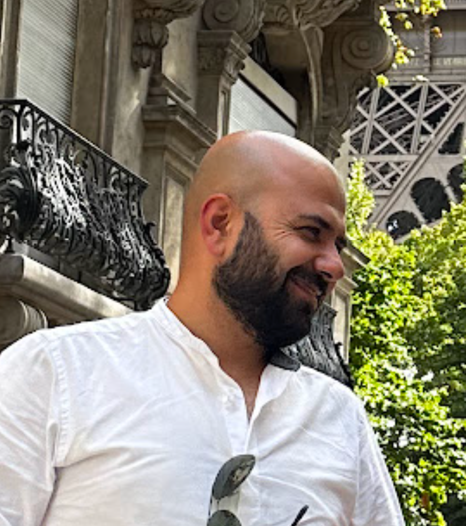 Orhan Turan – Medium