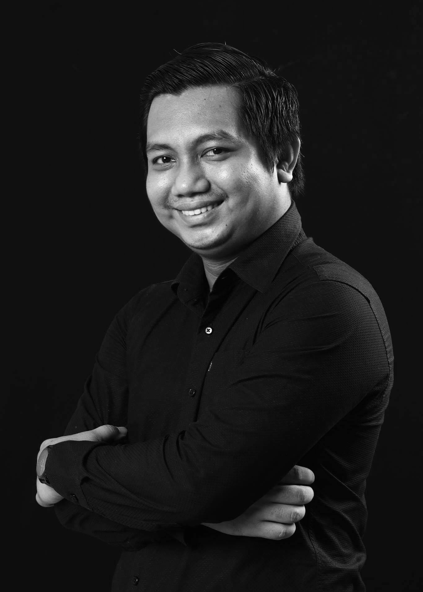 Ye Zon Aung – Medium