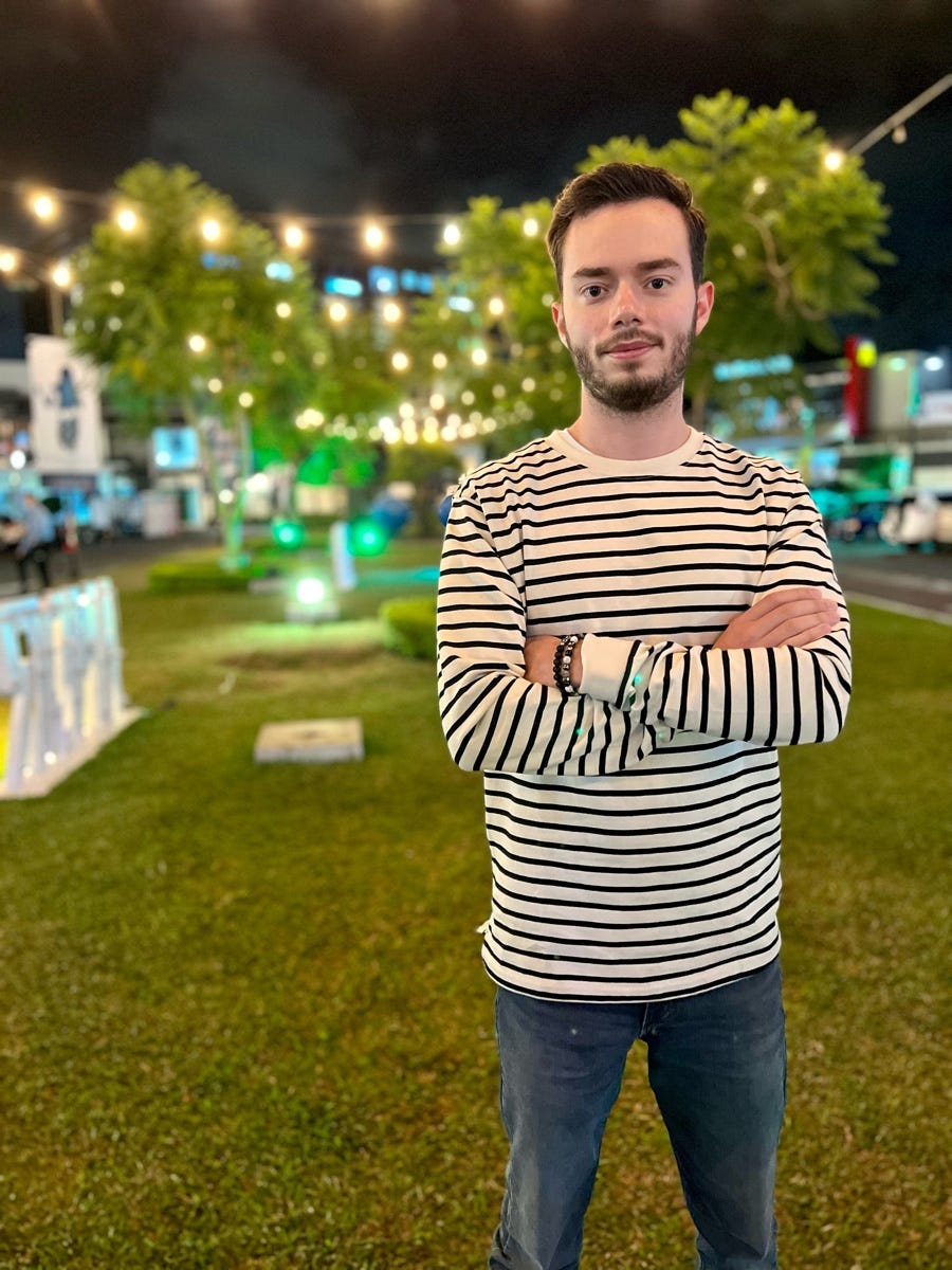 Isaac Guzmán – Medium