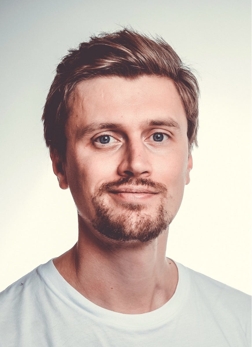 Robert Kampf – Medium