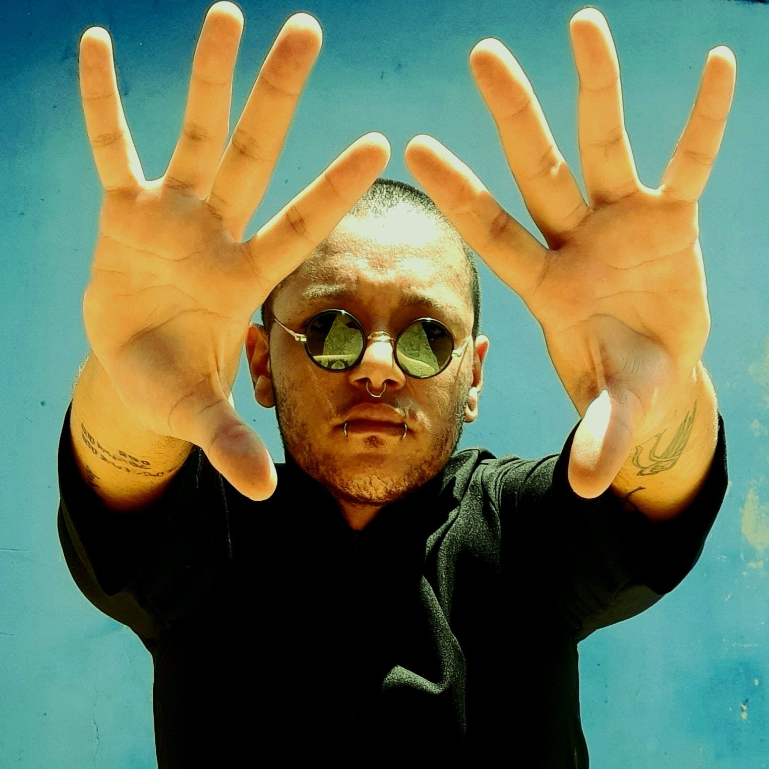 𝓞𝓵𝓲 – Medium