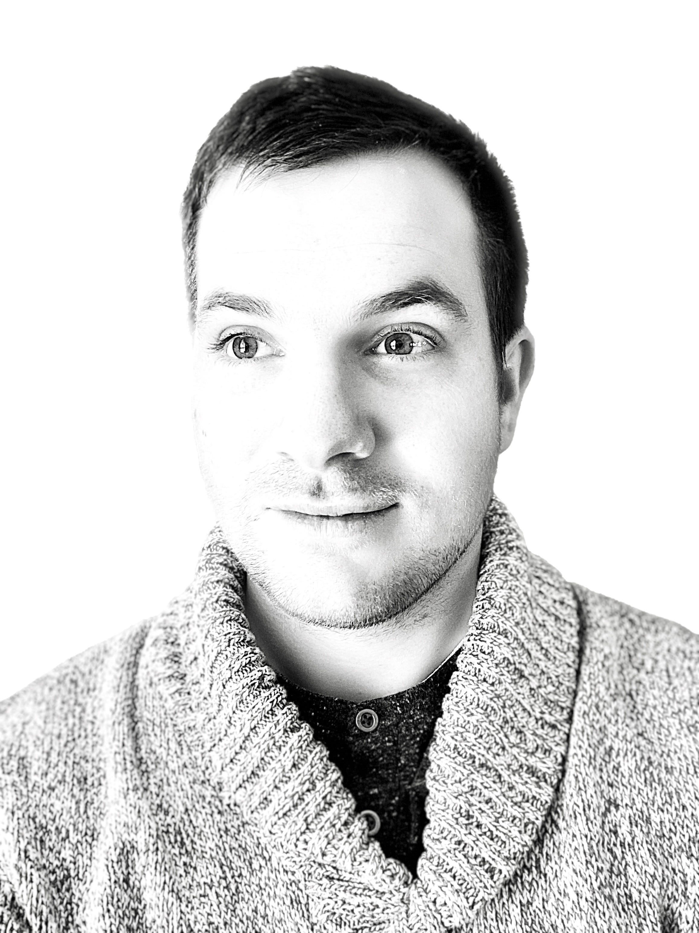 Adam Carter – Medium