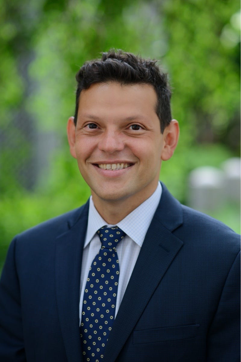 Ivan Espinoza Madrigal – Medium