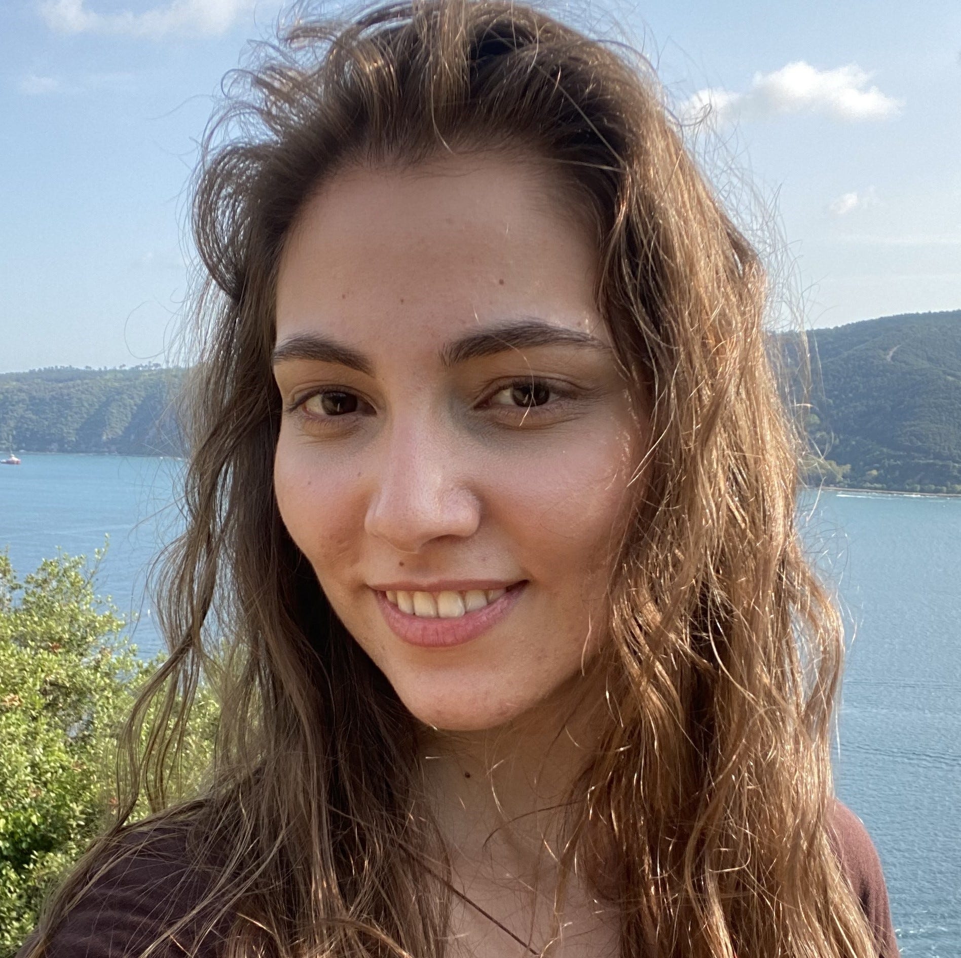 Esra Kaya – Medium