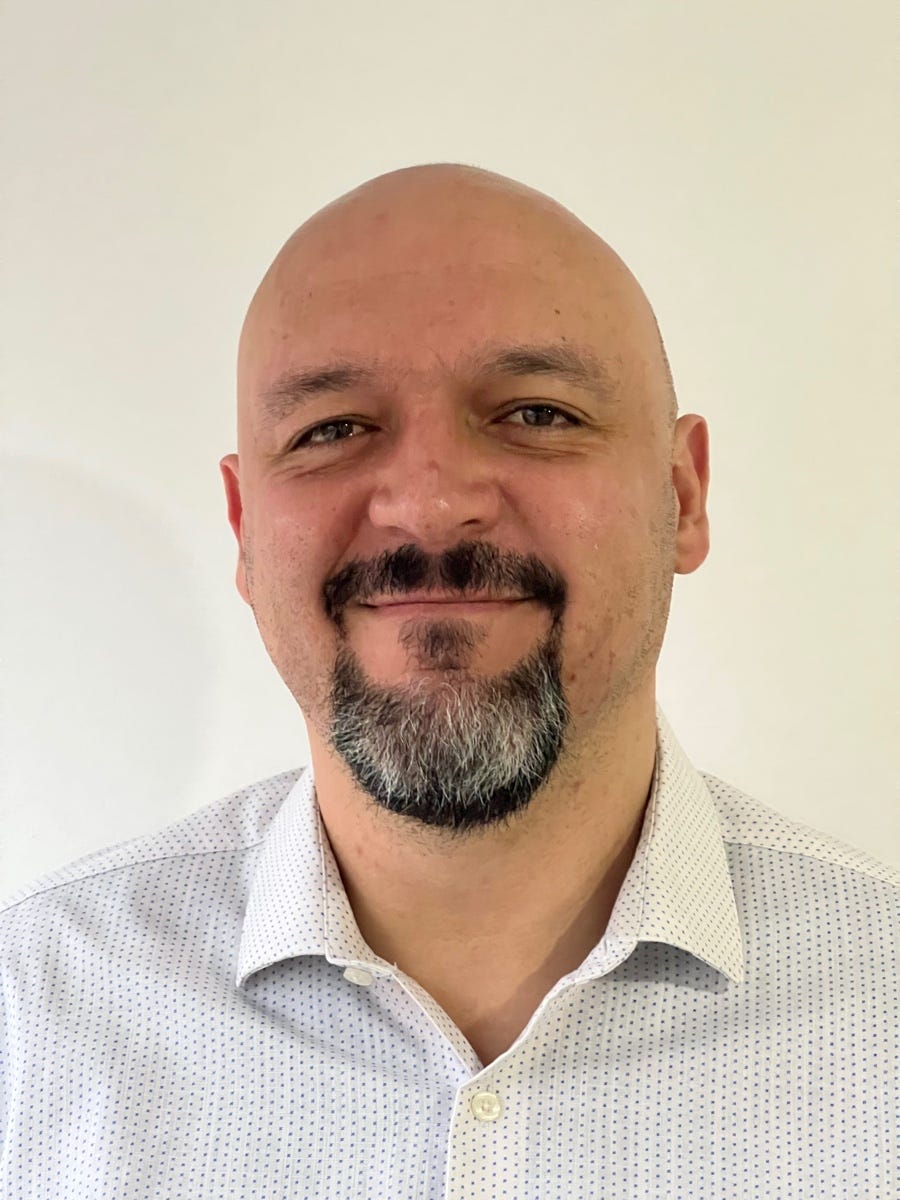 Camilo Serna Zamora – Medium