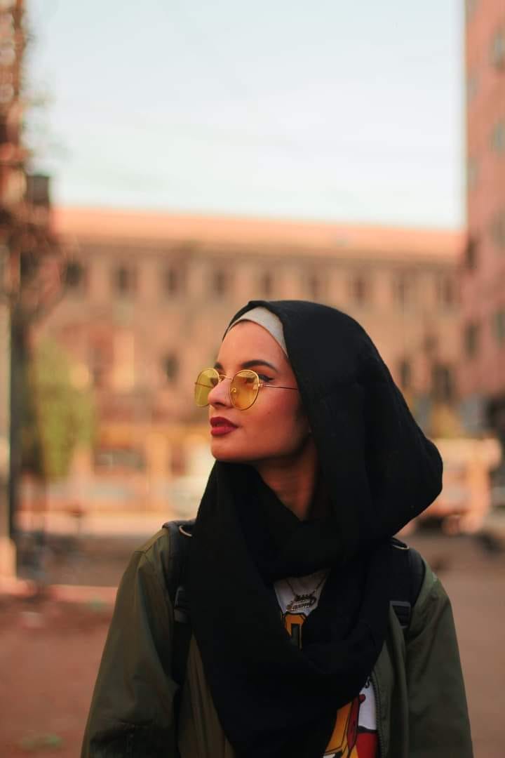 Maria Shehzad – Medium