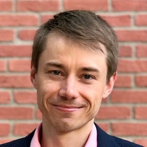 Michal Juhás – Medium